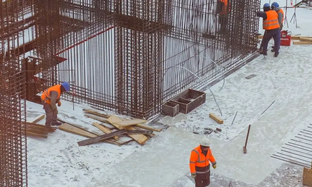 4 Useful Tips for Working in Construction During Winter 4 Useful Tips for Working in Construction During Winter